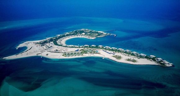 Las infantas Elena y Cristina vuelven de un ‘paraíso’ en Abu Dabi de ...